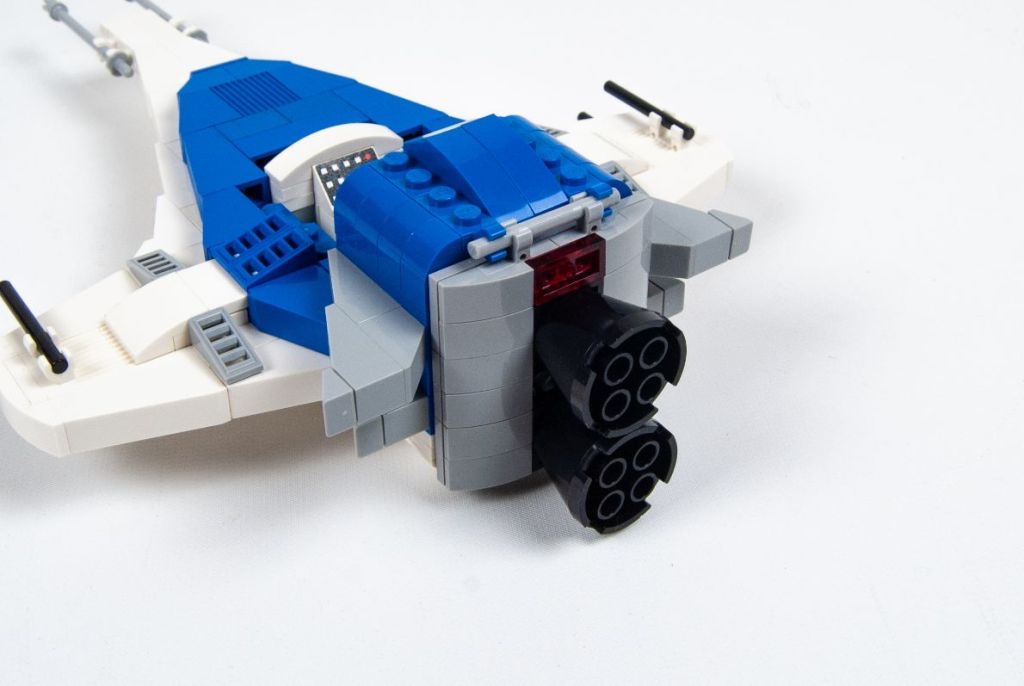 Rebuild: Cosmic Cruiser – Blocks – the monthly LEGO magazine for fans
