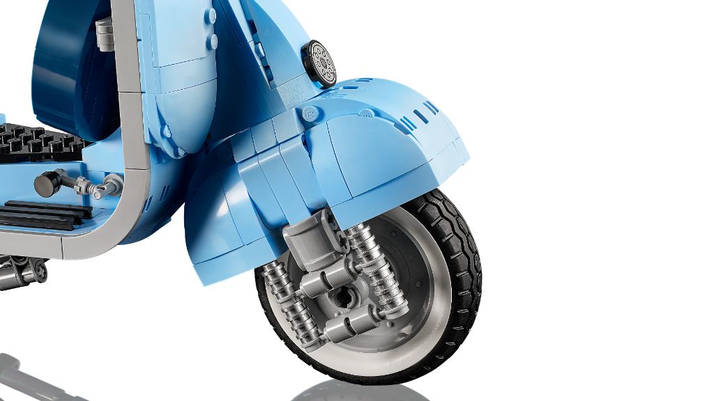 LEGO-10298-Vespa-125 (36) – Blocks – the monthly LEGO magazine for fans