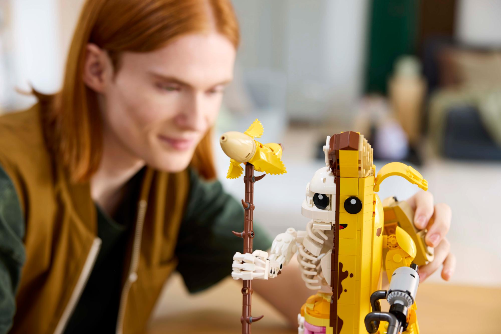 LEGO-Fortnite-77072-Peely-Bone (32) – Blocks – the monthly LEGO ...