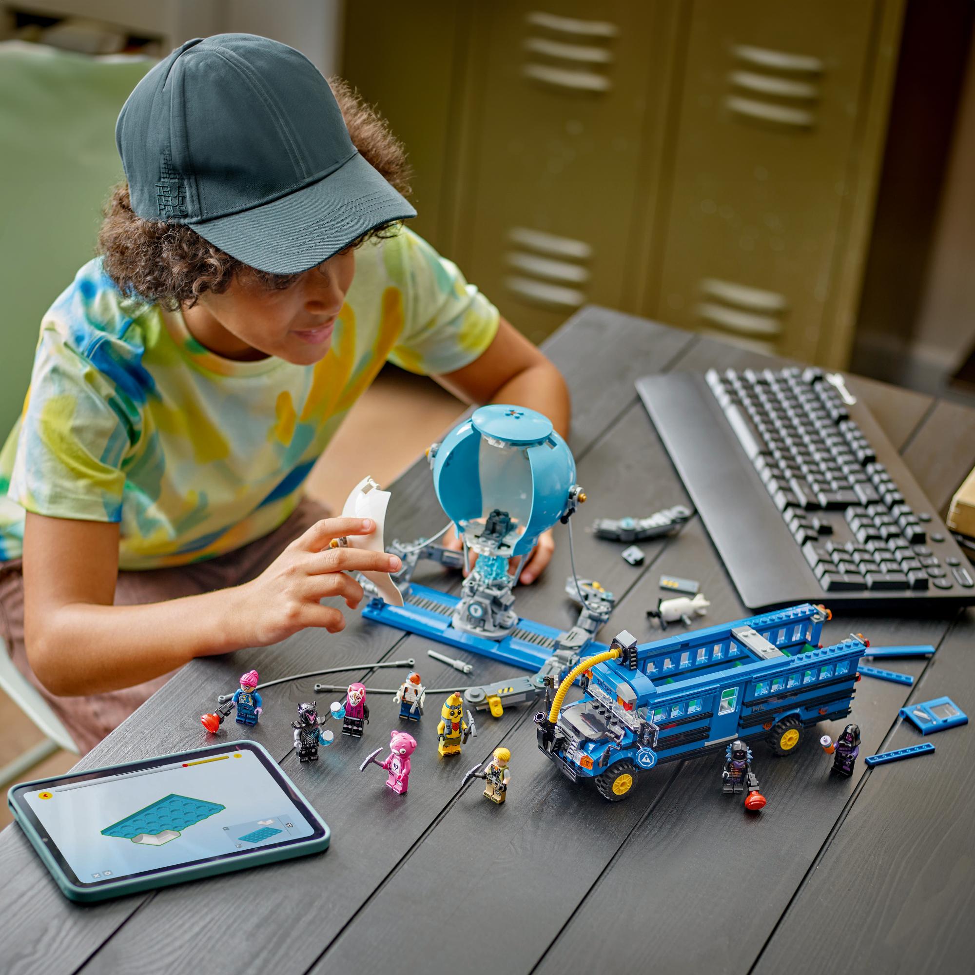 LEGO-Fortnite-77073-Battle-Bus (30) – Blocks – the monthly LEGO ...