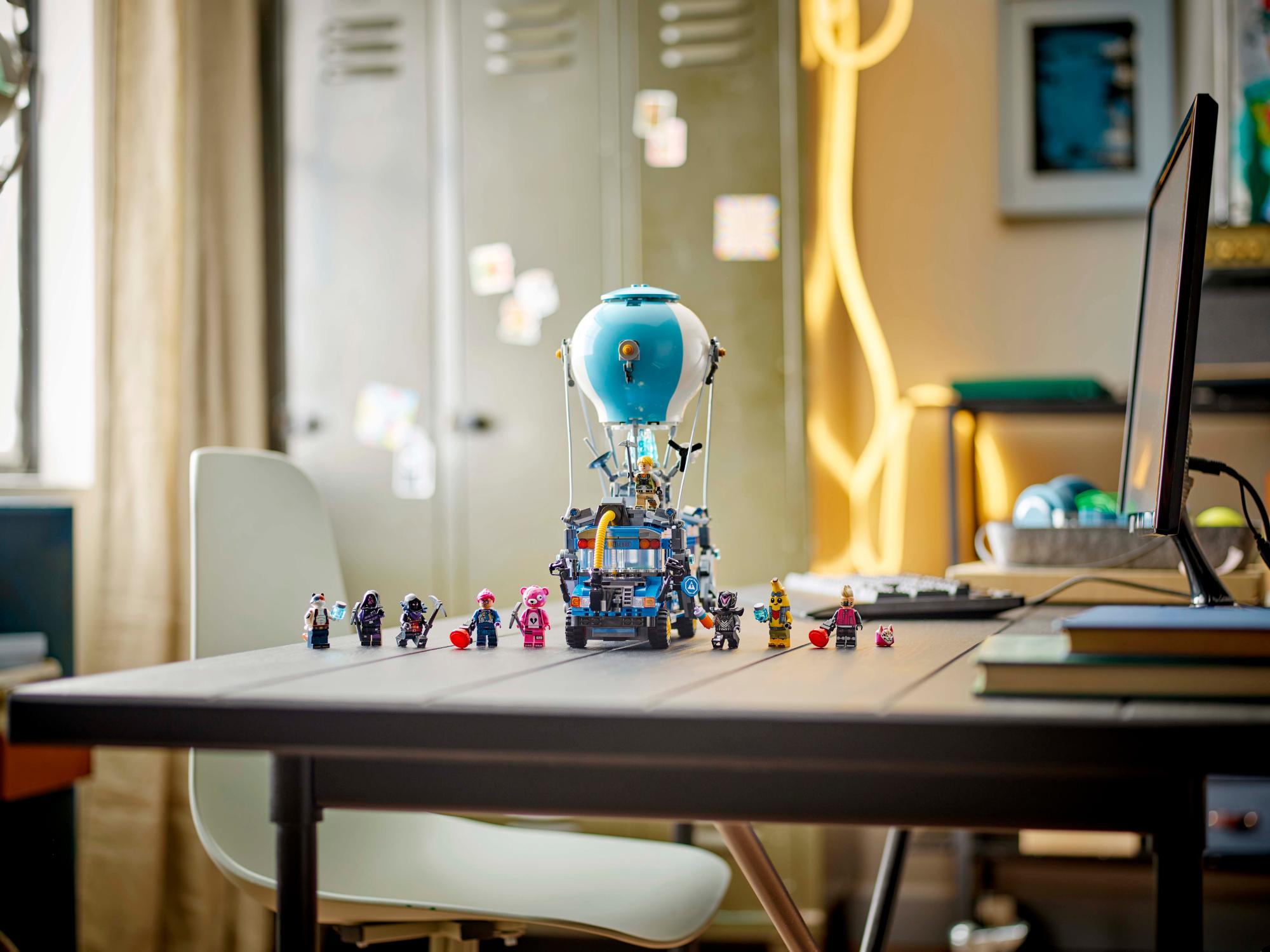 LEGO-Fortnite-77073-Battle-Bus (38) – Blocks – the monthly LEGO ...