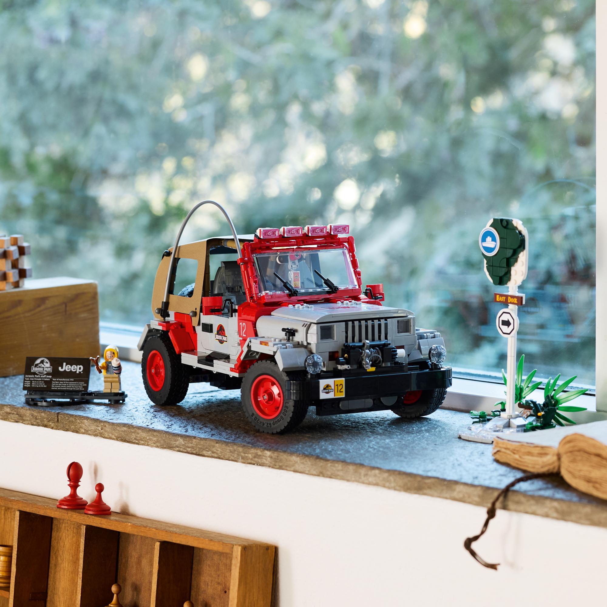 LEGO-77984-Jurassic-Park-Jeep-Wrangler (12) – Blocks – the monthly LEGO ...