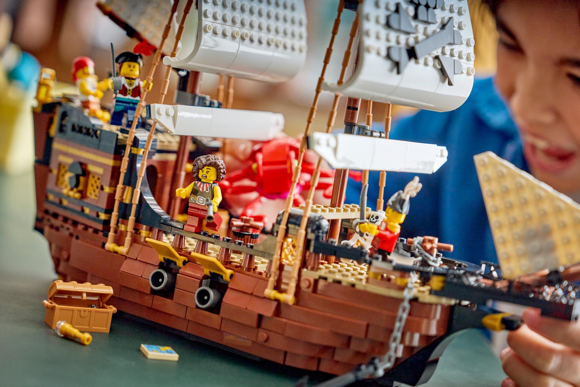 LEGO-Creator-31387-Iconic-Pirate-Ship (15) – Blocks – the monthly LEGO ...